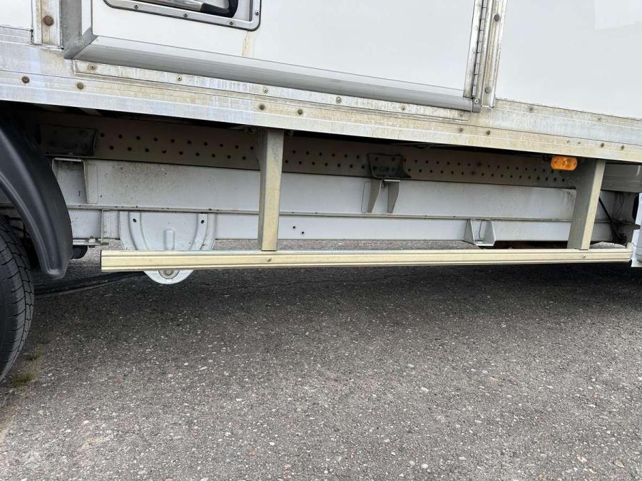 White Fiat Ducato 2019 in Taurage, with an engine capacity of 2.29 L and mileage of 307 thousand km for 11500 €, photo 20 on AUTOMOTO.COM.LV