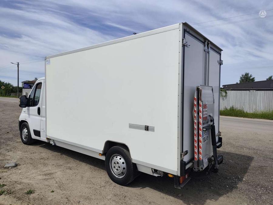 White Fiat Ducato 2020 in Taurage, with an engine capacity of 2.30 L and mileage of 205 thousand km for 11253 €, photo 5 on AUTOMOTO.COM.LV