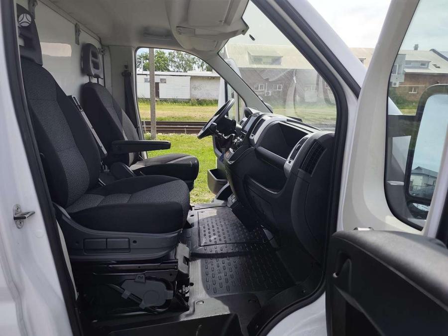 White Fiat Ducato 2020 in Taurage, with an engine capacity of 2.30 L and mileage of 205 thousand km for 11253 €, photo 16 on AUTOMOTO.COM.LV