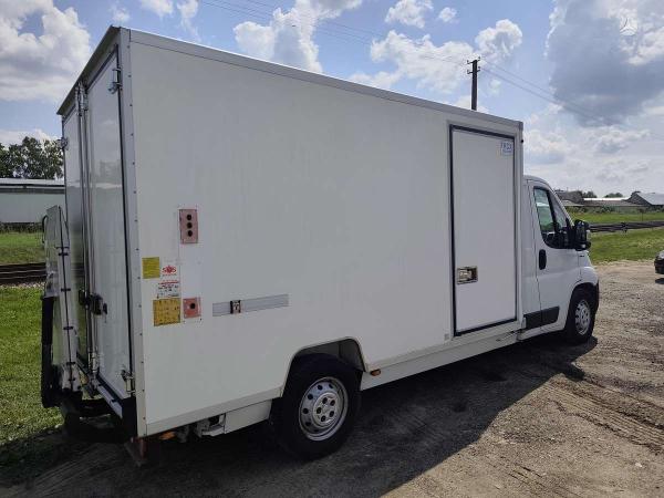 White Fiat Ducato 2020 in Taurage, with an engine capacity of 2.29 L and mileage of 217 thousand km for 11253 €, photo 4 on AUTOMOTO.COM.LV