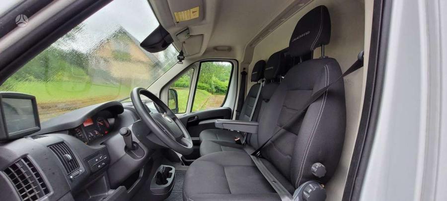 White Fiat Ducato 2021 in Elektrenai, with an engine capacity of 0.00 L and mileage of 28 thousand km for 14950 €, photo 8 on AUTOMOTO.COM.LV
