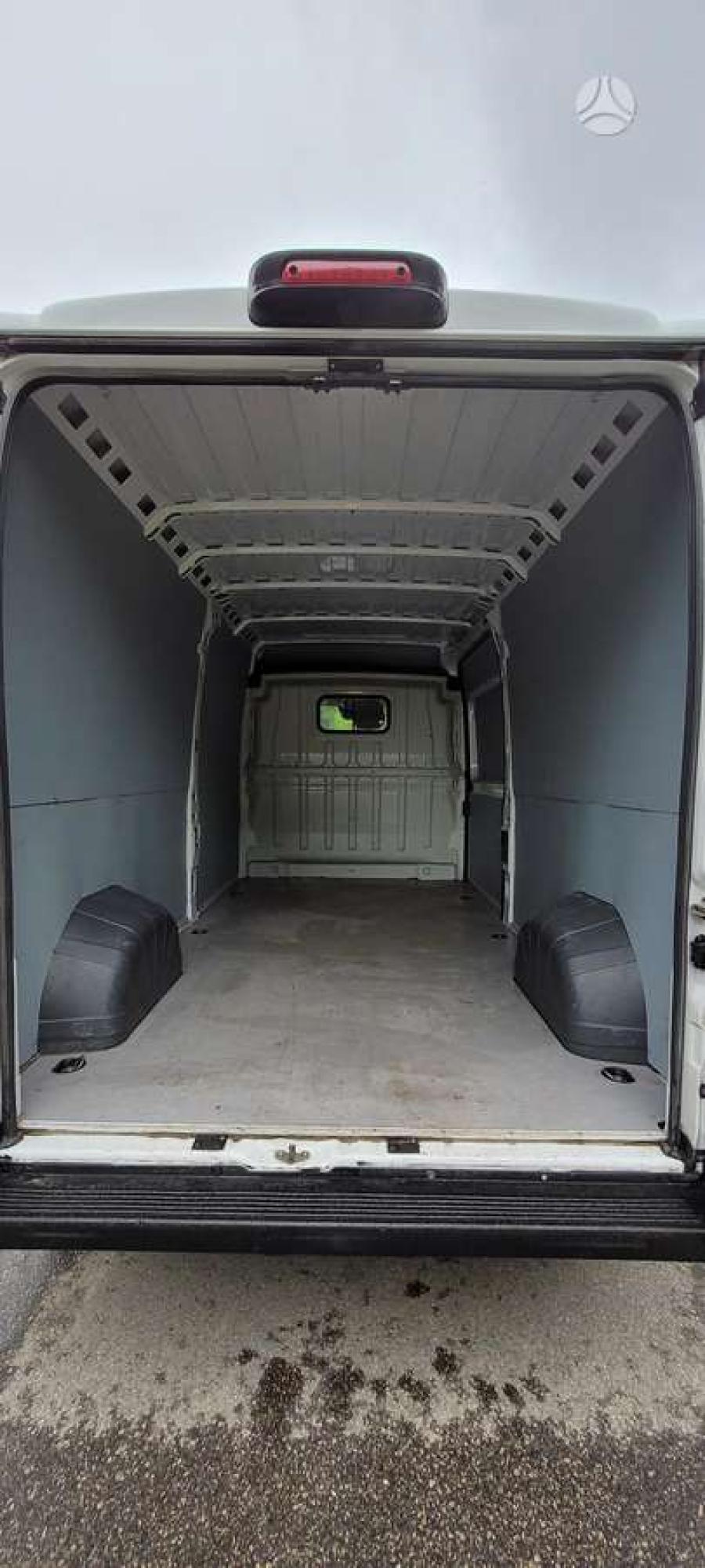 White Fiat Ducato 2021 in Elektrenai, with an engine capacity of 0.00 L and mileage of 28 thousand km for 14950 €, photo 15 on AUTOMOTO.COM.LV