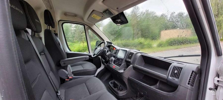 White Fiat Ducato 2021 in Elektrenai, with an engine capacity of 0.00 L and mileage of 28 thousand km for 14950 €, photo 19 on AUTOMOTO.COM.LV