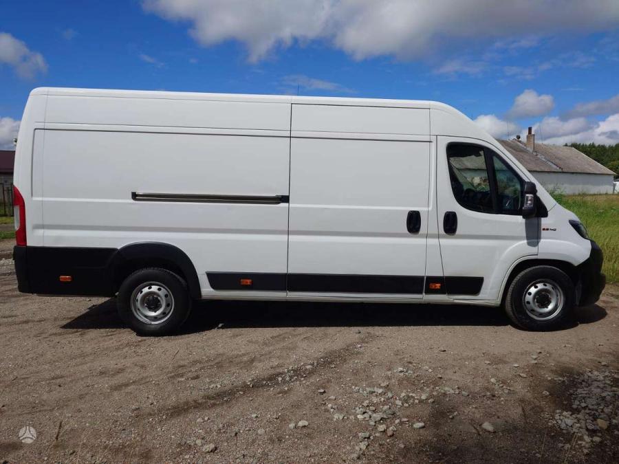 White Fiat Ducato 2021 in Taurage, with an engine capacity of 2.30 L and mileage of 180 thousand km for 13189 €, photo 3 on AUTOMOTO.COM.LV