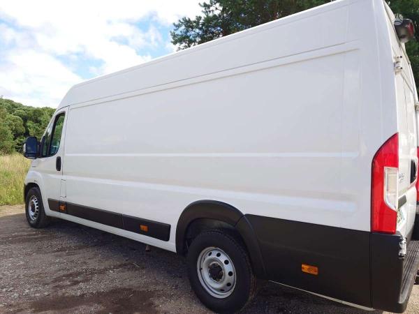 White Fiat Ducato 2021 in Taurage, with an engine capacity of 2.30 L and mileage of 180 thousand km for 13189 €, photo 7 on AUTOMOTO.COM.LV