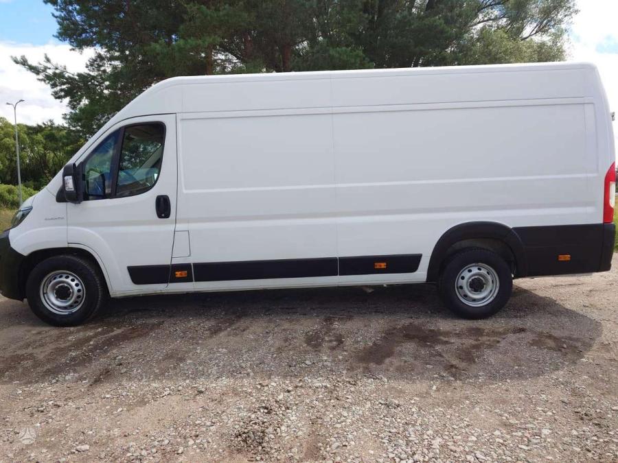 White Fiat Ducato 2021 in Taurage, with an engine capacity of 2.30 L and mileage of 180 thousand km for 13189 €, photo 12 on AUTOMOTO.COM.LV