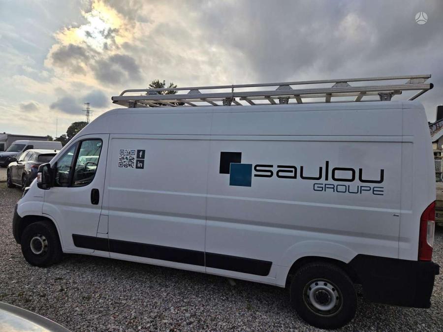 White Fiat Ducato 2021 in Taurage, with an engine capacity of 2.29 L and mileage of 196 thousand km for 11011 €, photo 7 on AUTOMOTO.COM.LV