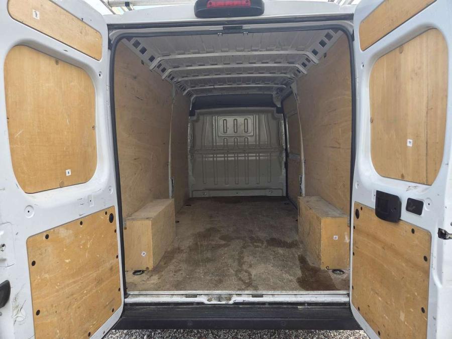 White Fiat Ducato 2021 in Taurage, with an engine capacity of 2.29 L and mileage of 196 thousand km for 11011 €, photo 14 on AUTOMOTO.COM.LV