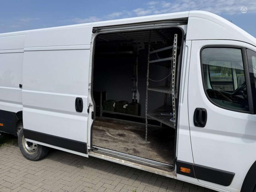 White Fiat Ducato 2022 in Vilnius, with an engine capacity of 2.18 L and mileage of 86 thousand km for 21780 €, photo 5 on AUTOMOTO.COM.LV