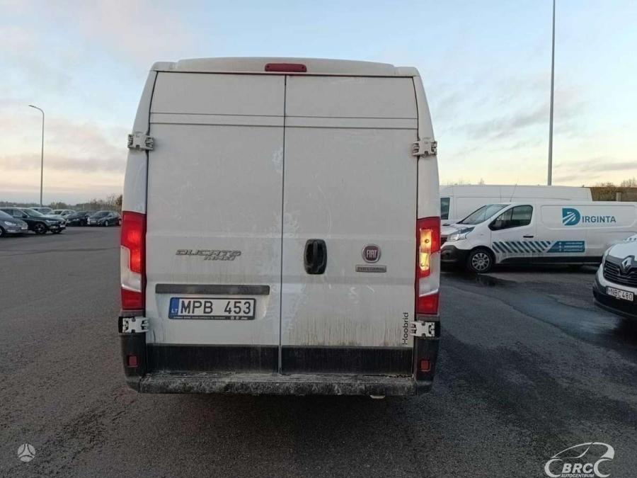 White Fiat Ducato 2023 in Vilnius, with an engine capacity of 2.18 L and mileage of 100 thousand km for 19500 €, photo 5 on AUTOMOTO.COM.LV