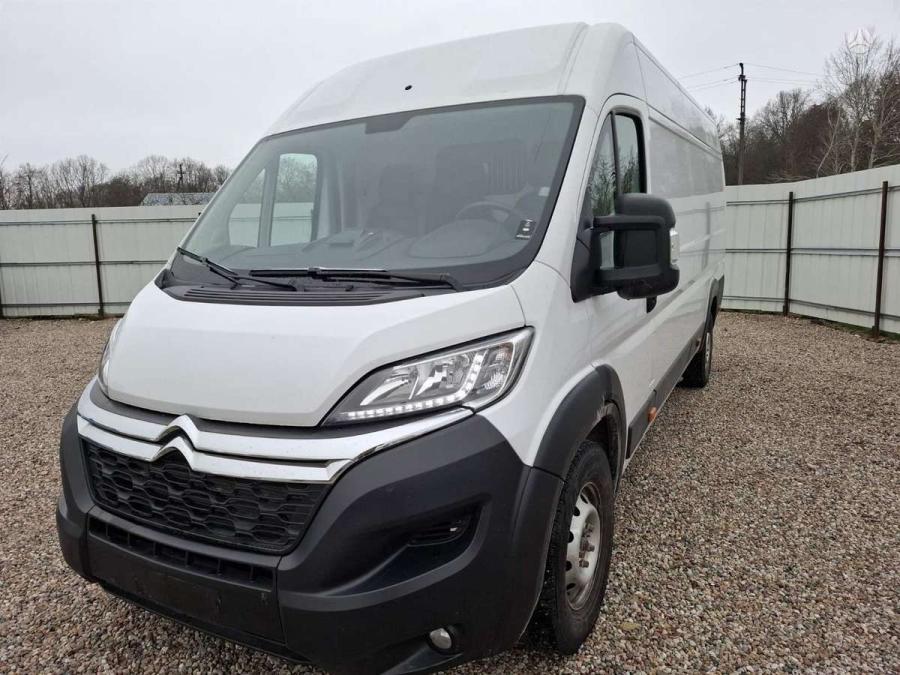White Fiat Ducato 2023 in Kaunas, with an engine capacity of 2.20 L and mileage of 40 thousand km for 15999 €, photo 1 on AUTOMOTO.COM.LV