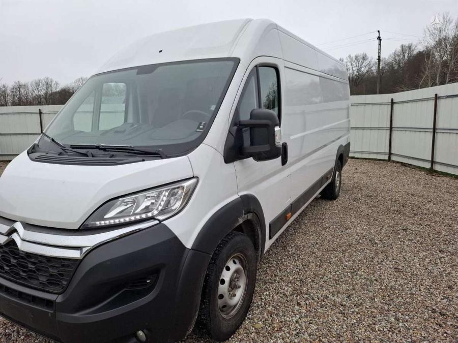 White Fiat Ducato 2023 in Kaunas, with an engine capacity of 2.20 L and mileage of 40 thousand km for 15999 €, photo 2 on AUTOMOTO.COM.LV