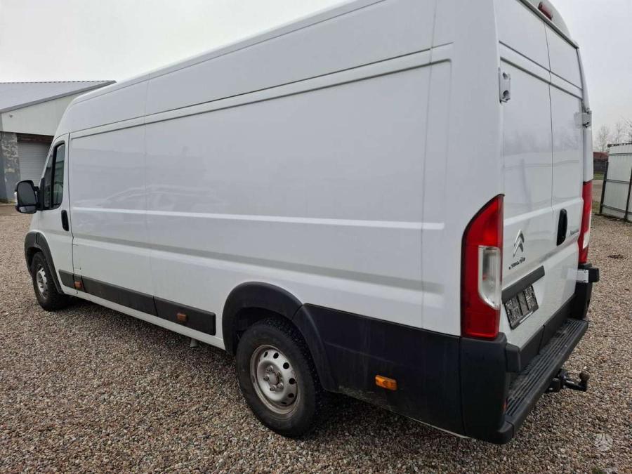 White Fiat Ducato 2023 in Kaunas, with an engine capacity of 2.20 L and mileage of 40 thousand km for 15999 €, photo 7 on AUTOMOTO.COM.LV
