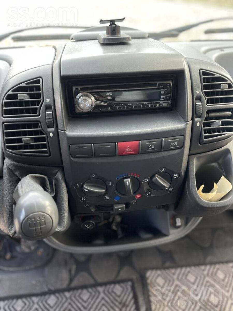 Balts Fiat Ducato 2004 Kuldīga, ar dzinēja tilpumu 2.30 L un nobraukumu 245 tūkst. km par 17800 €, foto 12 vietnē AUTOMOTO.COM.LV