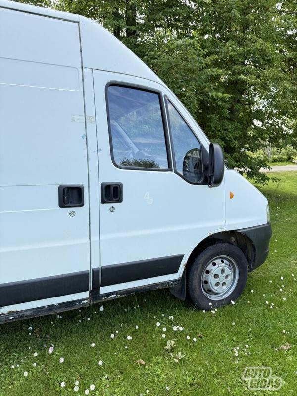 White Fiat Ducato 2005 in Panevezys, with an engine capacity of 2.30 L and mileage of 165 thousand km for 1400 €, photo 6 on AUTOMOTO.COM.LV