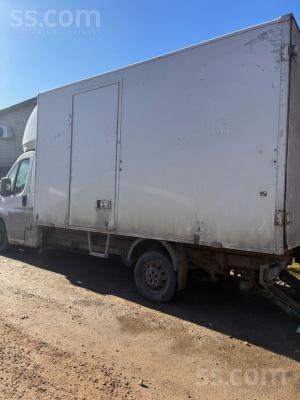 White Fiat Ducato 2007 in Aizkraukle, with an engine capacity of 2.20 L and mileage of 386 thousand km for 1200 €, photo 4 on AUTOMOTO.COM.LV