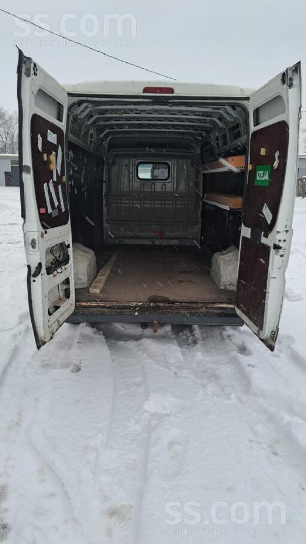 White Fiat Ducato 2008 in Daugavpils, with an engine capacity of 2.30 L and mileage of 235 thousand km for 3800 €, photo 7 on AUTOMOTO.COM.LV