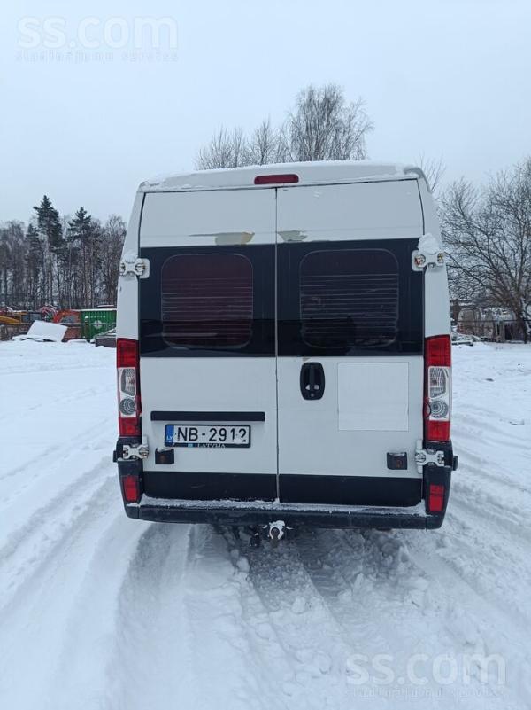 White Fiat Ducato 2009 in Riga, with an engine capacity of 3.00 L and mileage of 445 thousand km for 5000 €, photo 4 on AUTOMOTO.COM.LV