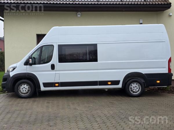 White Fiat Ducato 2019 in Riga, with an engine capacity of 2.30 L and mileage of 89 thousand km for 17900 €, photo 4 on AUTOMOTO.COM.LV
