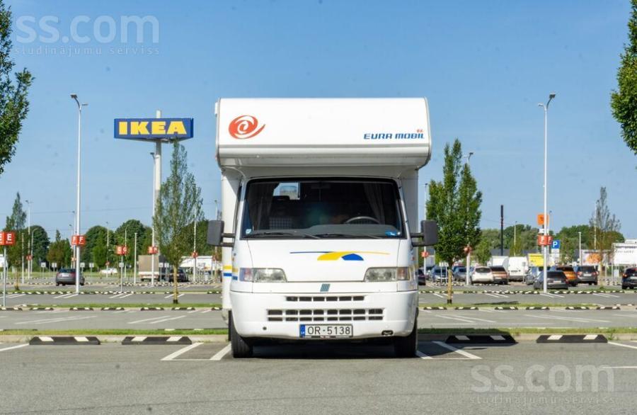 Balts Fiat Ducato 1998 Rīga, ar dzinēja tilpumu 2.80 L un nobraukumu 250 tūkst. km par 9990 €, foto 4 vietnē AUTOMOTO.COM.LV