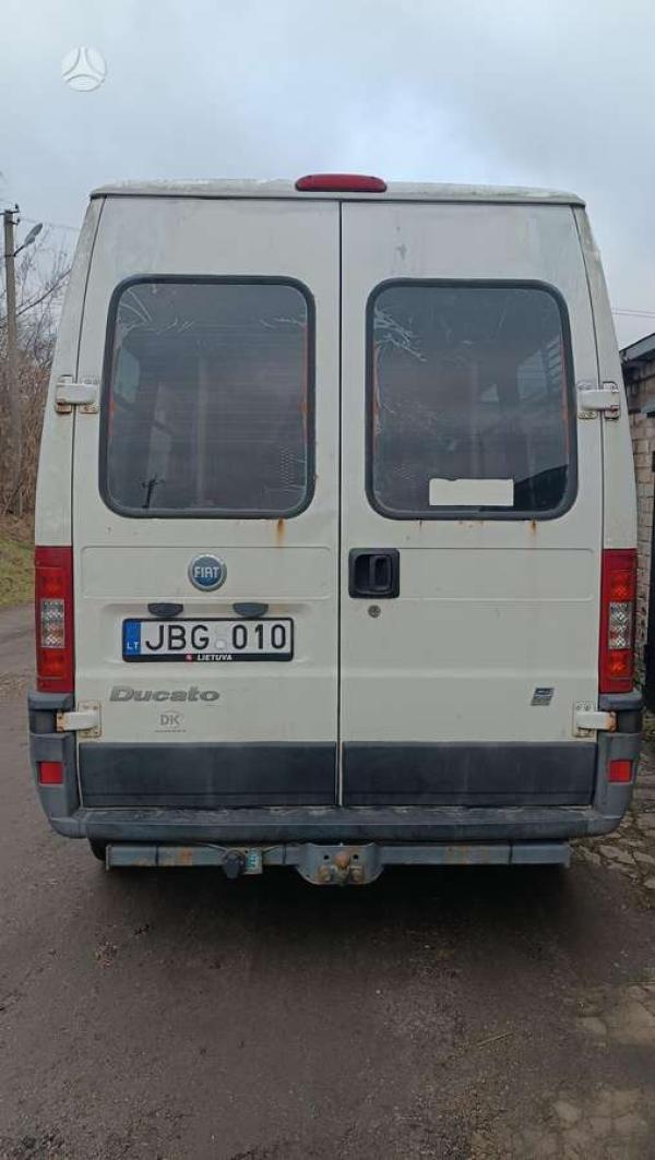 White Fiat Ducato 2005 in Vievis, with an engine capacity of 2.80 L and mileage of 108 thousand km for 5200 €, photo 3 on AUTOMOTO.COM.LV