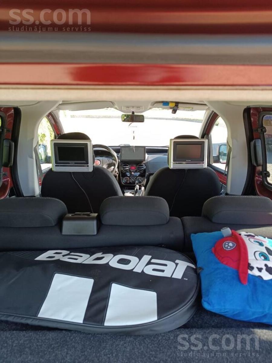 Red Fiat Fiorino 2016 in Riga, with an engine capacity of 1.30 L and mileage of 120 thousand km for 5500 €, photo 15 on AUTOMOTO.COM.LV