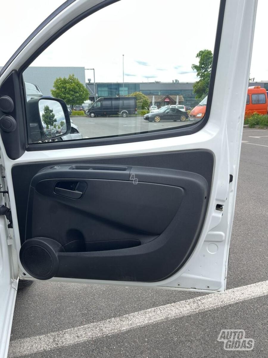 White Fiat Fiorino 2018 in Vilnius, with an engine capacity of 1.40 L and mileage of 157 thousand km for 2555 €, photo 8 on AUTOMOTO.COM.LV