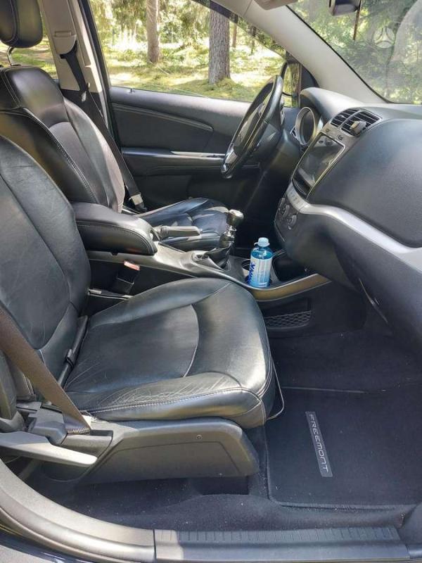 Melns Fiat Freemont 2011 Kauņa, ar dzinēja tilpumu 1.96 L un nobraukumu 223 tūkst. km par 5350 €, foto 9 vietnē AUTOMOTO.COM.LV