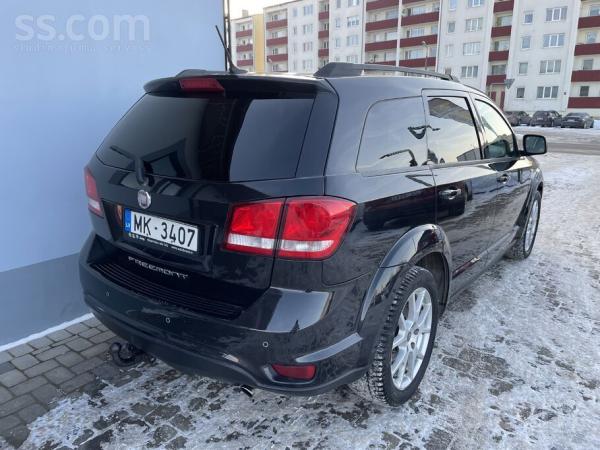 Melns Fiat Freemont 2012 Talsi, ar dzinēja tilpumu 2.00 L un nobraukumu 274 tūkst. km par 4990 €, foto 3 vietnē AUTOMOTO.COM.LV