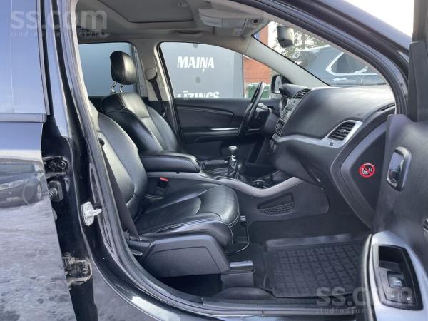 Melns Fiat Freemont 2012 Talsi, ar dzinēja tilpumu 2.00 L un nobraukumu 274 tūkst. km par 4990 €, foto 9 vietnē AUTOMOTO.COM.LV