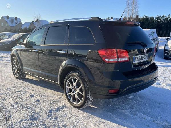 Melns Fiat Freemont 2012 Tauragė, ar dzinēja tilpumu 1.96 L un nobraukumu 228 tūkst. km par 5250 €, foto 7 vietnē AUTOMOTO.COM.LV