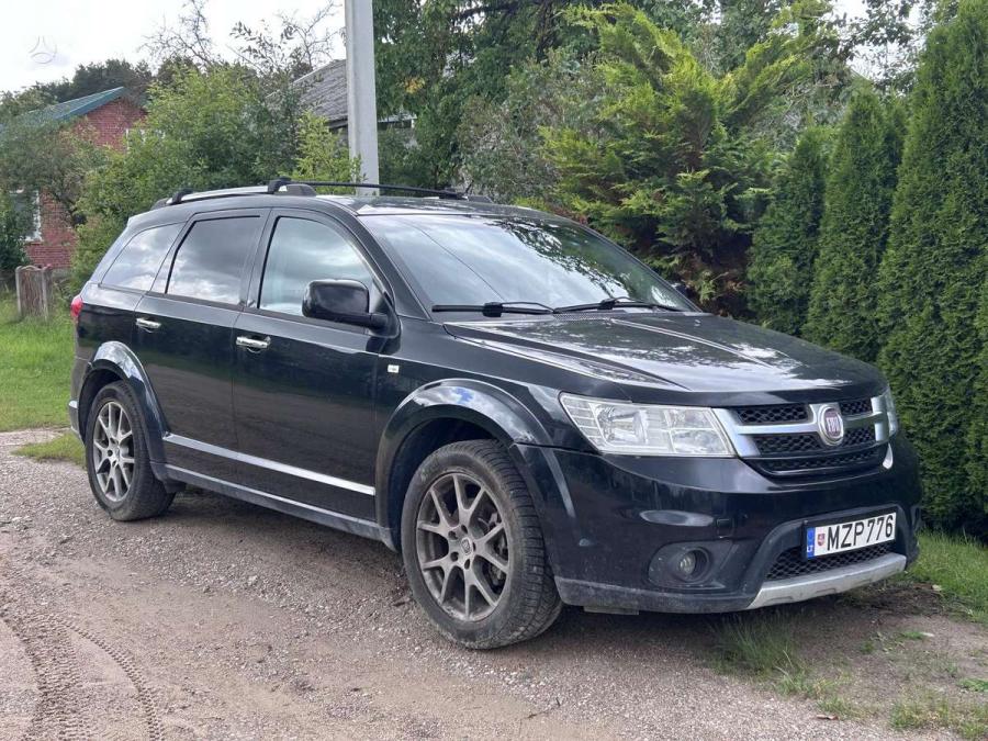 Melns Fiat Freemont 2012 Viļņa, ar dzinēja tilpumu 1.96 L un nobraukumu 196 tūkst. km par 4800 €, foto 1 vietnē AUTOMOTO.COM.LV