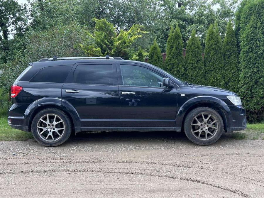 Melns Fiat Freemont 2012 Viļņa, ar dzinēja tilpumu 1.96 L un nobraukumu 196 tūkst. km par 4800 €, foto 4 vietnē AUTOMOTO.COM.LV
