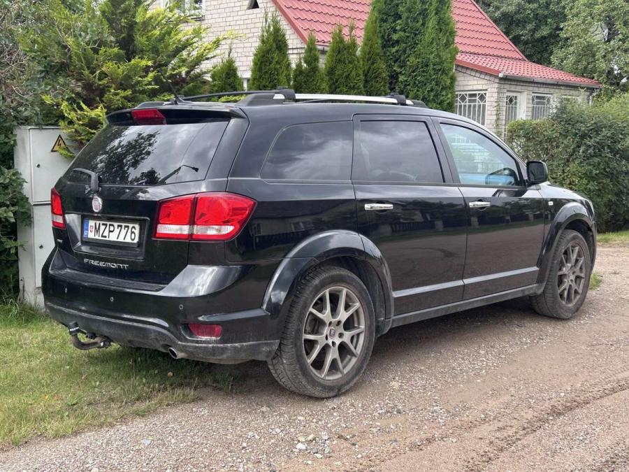 Melns Fiat Freemont 2012 Viļņa, ar dzinēja tilpumu 1.96 L un nobraukumu 196 tūkst. km par 4800 €, foto 7 vietnē AUTOMOTO.COM.LV