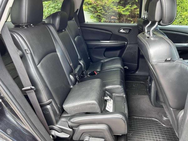 Black Fiat Freemont 2012 in Vilnius, with an engine capacity of 1.96 L and mileage of 196 thousand km for 4800 €, photo 7 on AUTOMOTO.COM.LV