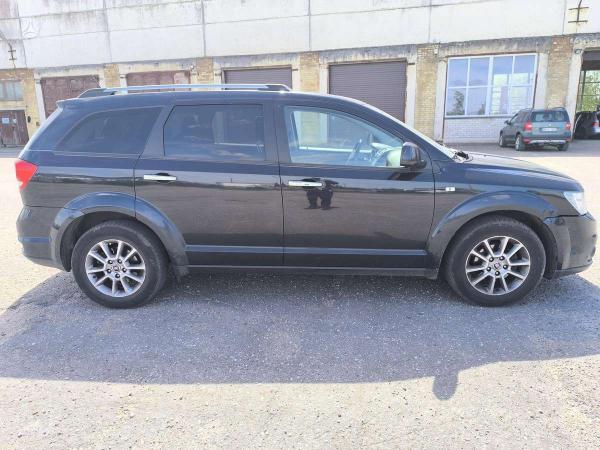 Melns Fiat Freemont 2012 Kelmė, ar dzinēja tilpumu 2.00 L un nobraukumu 327 tūkst. km par 3200 €, foto 4 vietnē AUTOMOTO.COM.LV