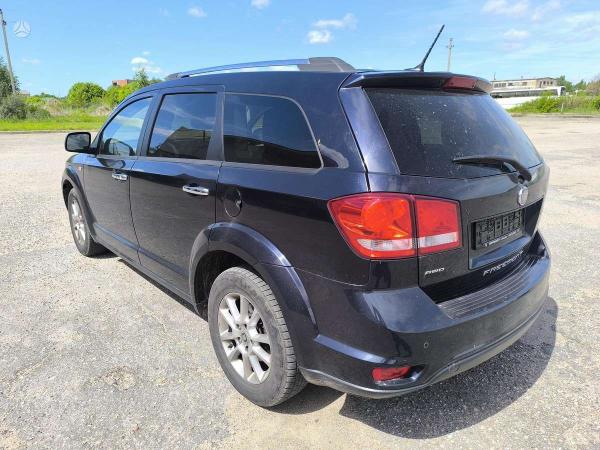 Melns Fiat Freemont 2012 Kelmė, ar dzinēja tilpumu 2.00 L un nobraukumu 327 tūkst. km par 3200 €, foto 6 vietnē AUTOMOTO.COM.LV