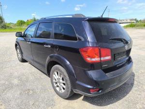 Black Fiat Freemont 2012 in Kelme, with an engine capacity of 2.00 L and mileage of 327 thousand km for 3200 €, photo 7 on AUTOMOTO.COM.LV