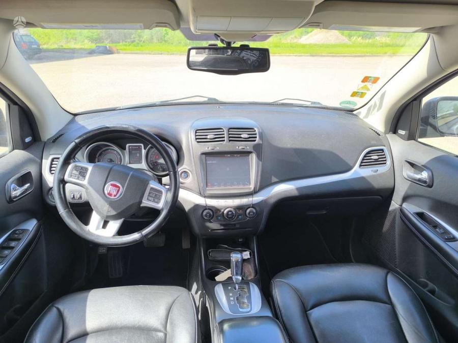 Black Fiat Freemont 2012 in Kelme, with an engine capacity of 2.00 L and mileage of 327 thousand km for 3200 €, photo 10 on AUTOMOTO.COM.LV
