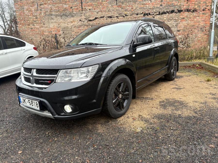 Black Fiat Freemont 2013 in Riga, with an engine capacity of 2.00 L and mileage of 0 thousand km for 5100 €, photo 8 on AUTOMOTO.COM.LV