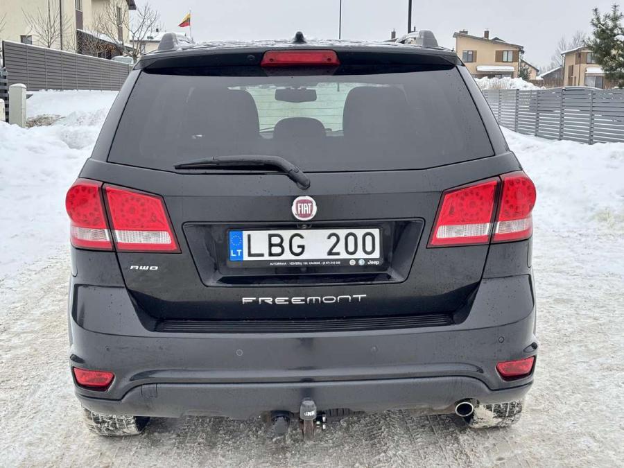 Melns Fiat Freemont 2013 Viļņa, ar dzinēja tilpumu 1.98 L un nobraukumu 340 tūkst. km par 4700 €, foto 4 vietnē AUTOMOTO.COM.LV