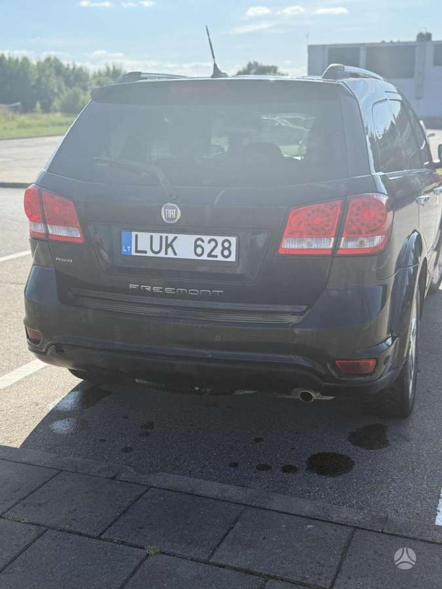 Melns Fiat Freemont 2013 Radviliškis, ar dzinēja tilpumu 1.96 L un nobraukumu 222 tūkst. km par 3850 €, foto 5 vietnē AUTOMOTO.COM.LV