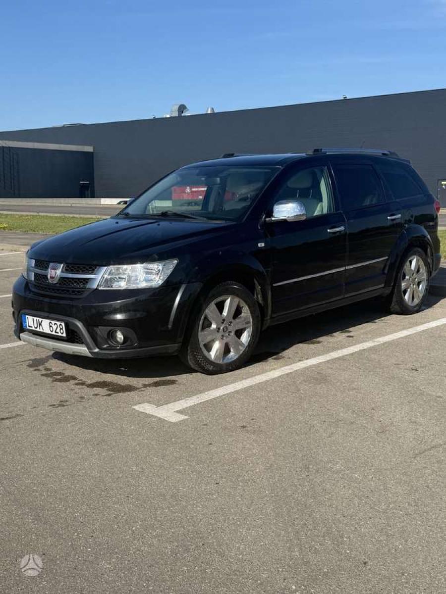 Melns Fiat Freemont 2013 Radviliškis, ar dzinēja tilpumu 1.96 L un nobraukumu 222 tūkst. km par 3850 €, foto 7 vietnē AUTOMOTO.COM.LV