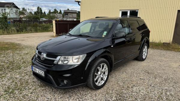 Melns Fiat Freemont 2013 Rēzekne, ar dzinēja tilpumu 2.00 L un nobraukumu 262 tūkst. km par 3950 €, foto 1 vietnē AUTOMOTO.COM.LV