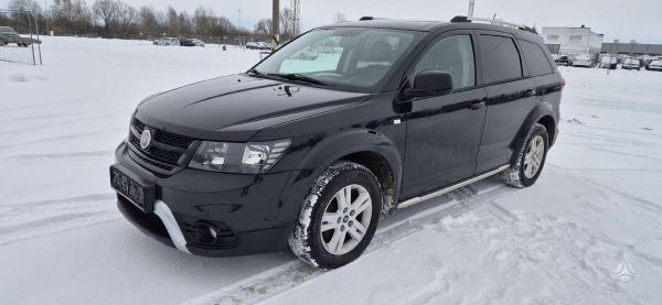 Black Fiat Freemont 2014 in Marijampole, with an engine capacity of 1.96 L and mileage of 200 thousand km for 7950 €, photo 1 on AUTOMOTO.COM.LV