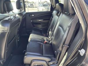 Black Fiat Freemont 2014 in Siauliai, with an engine capacity of 1.96 L and mileage of 242 thousand km for 6350 €, photo 15 on AUTOMOTO.COM.LV