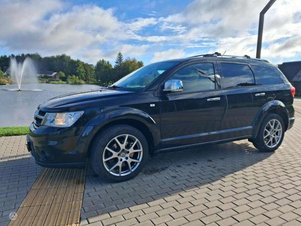 Melns Fiat Freemont 2014 Raseiniai, ar dzinēja tilpumu 1.96 L un nobraukumu 189 tūkst. km par 3800 €, foto 1 vietnē AUTOMOTO.COM.LV