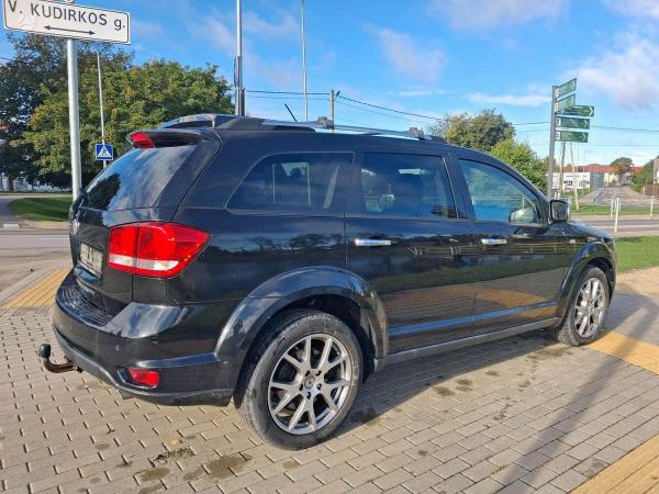 Melns Fiat Freemont 2014 Raseiniai, ar dzinēja tilpumu 1.96 L un nobraukumu 189 tūkst. km par 3800 €, foto 3 vietnē AUTOMOTO.COM.LV