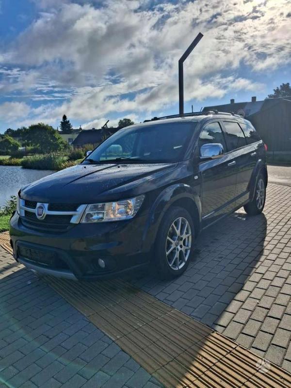 Melns Fiat Freemont 2014 Raseiniai, ar dzinēja tilpumu 1.96 L un nobraukumu 189 tūkst. km par 3800 €, foto 4 vietnē AUTOMOTO.COM.LV