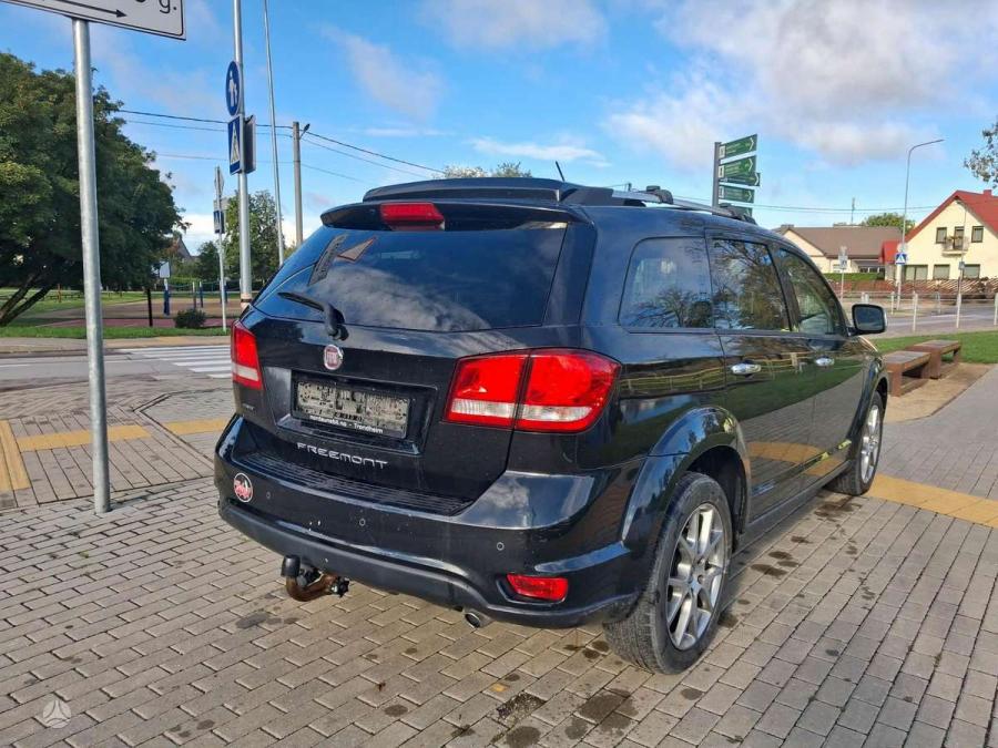 Melns Fiat Freemont 2014 Raseiniai, ar dzinēja tilpumu 1.96 L un nobraukumu 189 tūkst. km par 3800 €, foto 5 vietnē AUTOMOTO.COM.LV
